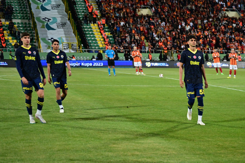 2 dakikalık Süper Kupa finali ve Galatasaraylı Icardi tarihe geçti ...