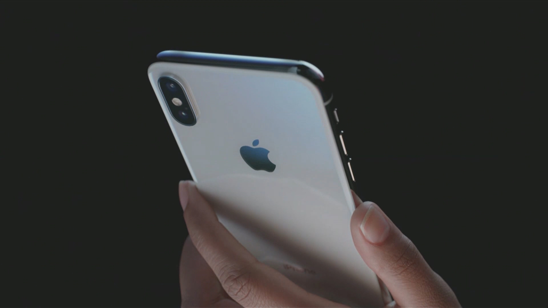 Apple ürünlerine zam geliyor: Yapay zeka çip krizini tetikledi